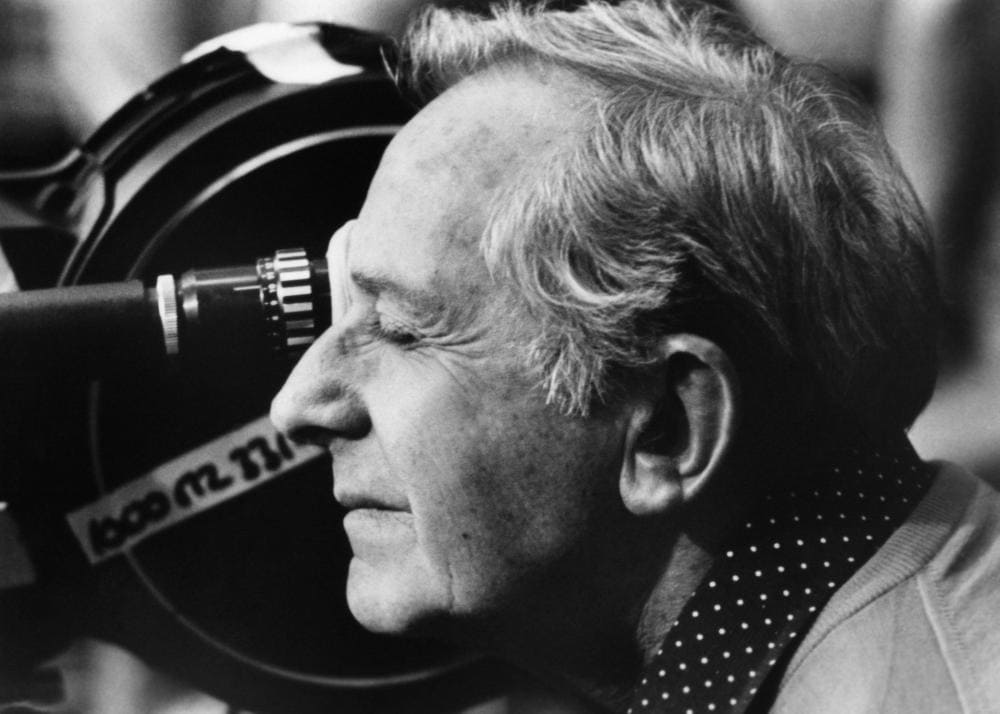 Legendaarinen brittiohjaaja Lewis Gilbert on kuollut - Episodi.fi