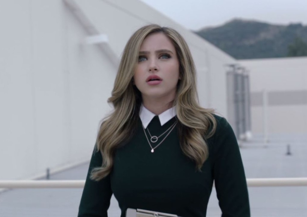 21-vuotias näyttelijäkaunotar Ryan Whitney Newman jakoi paljastavia ...