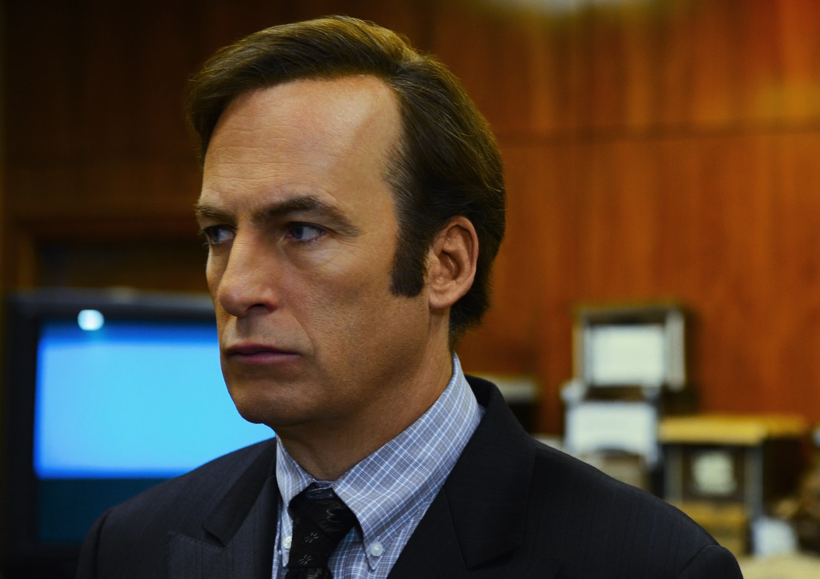 Näin Bob Odenkirk reagoi, kun kuuli olevansa sukua kuningas Charles III ...