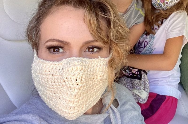 Alyssa Milano joutui naurunalaiseksi Twitterissä – esitteli virkattua ...