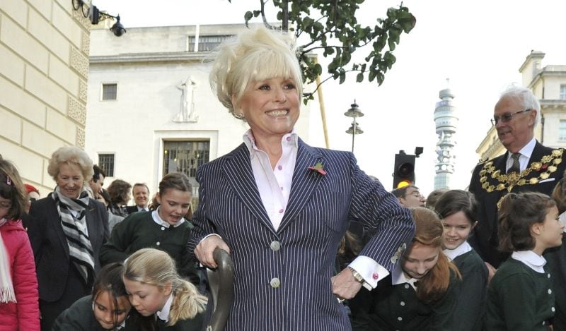 Tv-legenda Barbara Winsdor joutui erityishoitoon - Episodi.fi