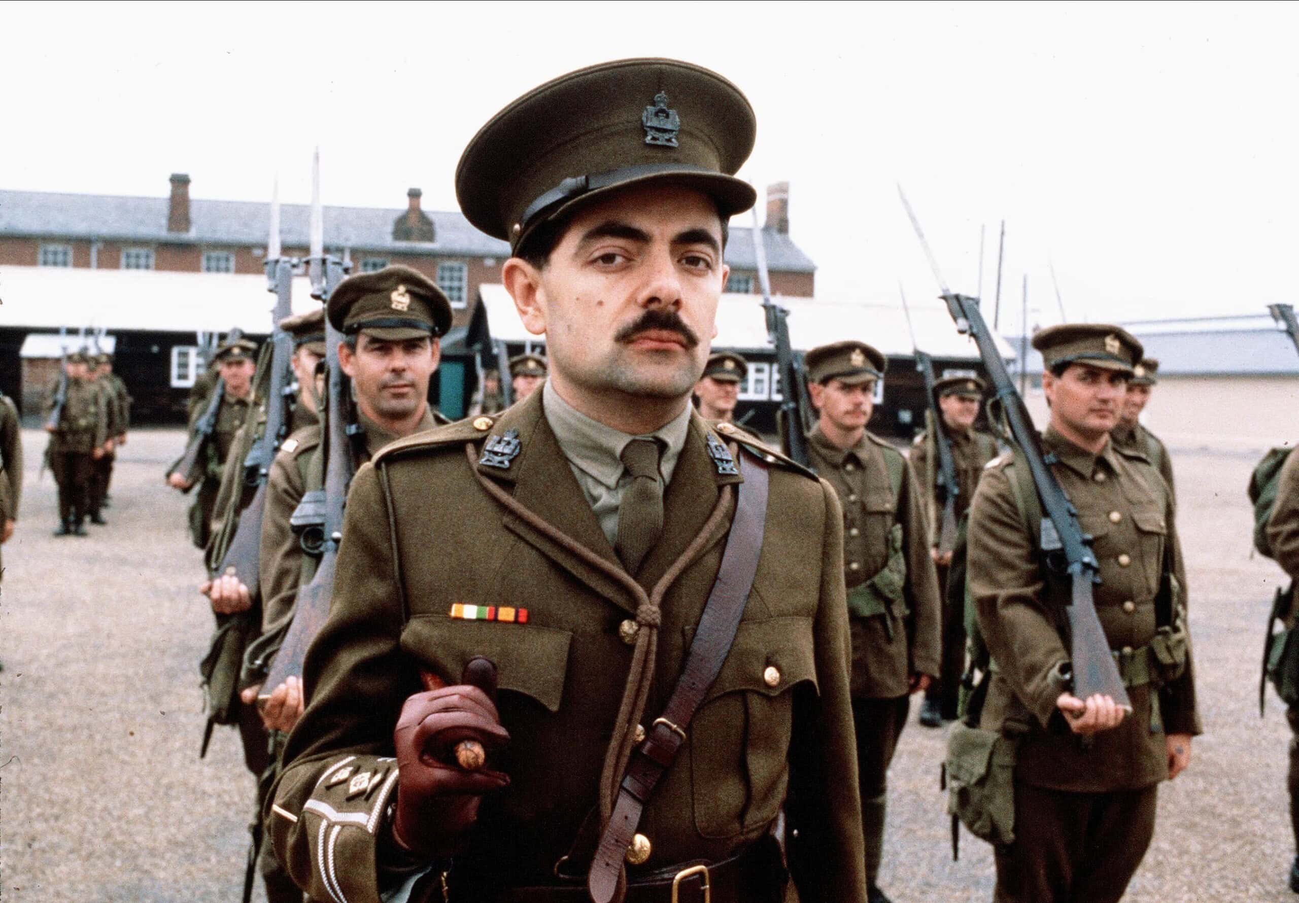 Rowan Atkinson vertaa cancel-kulttuuria keskiaikaiseksi ...