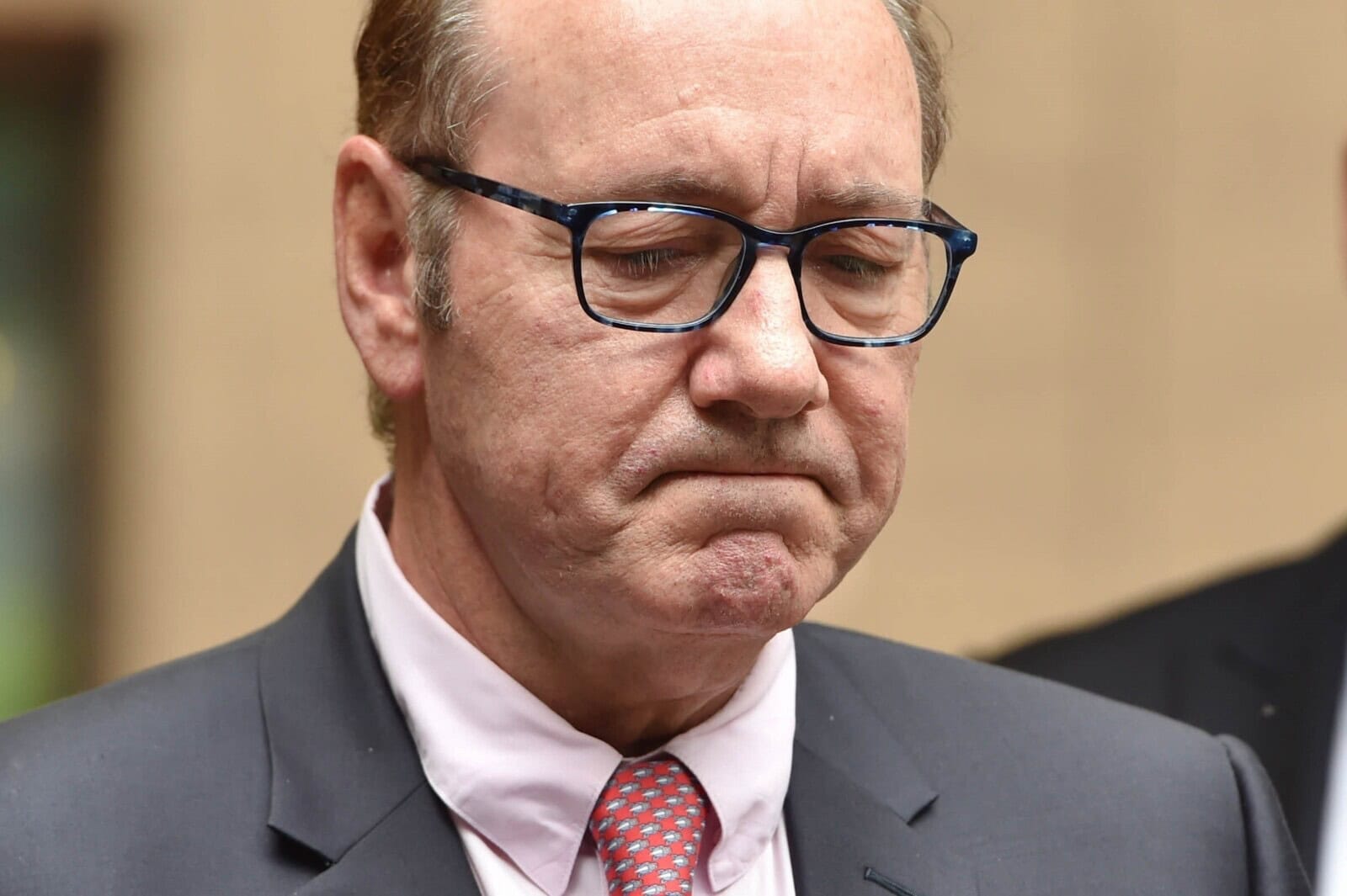 Kevin Spaceyn kotitalon uusi omistaja: "Spacey ei suostu lähtemään ...