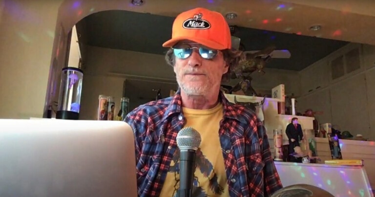 Legendaarisen Kukkulan kuningas -sarjan tähti Johnny Hardwick on ...