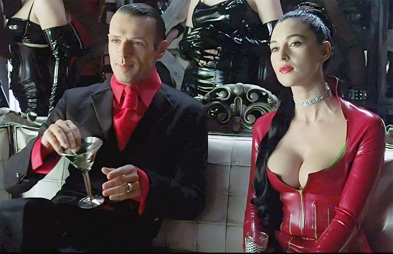 Tänään tv:ssä: Tieteistrilogia sai päätöksen vuonna 2003 – Elokuvasarja sai jatkoa lähes 20 ...