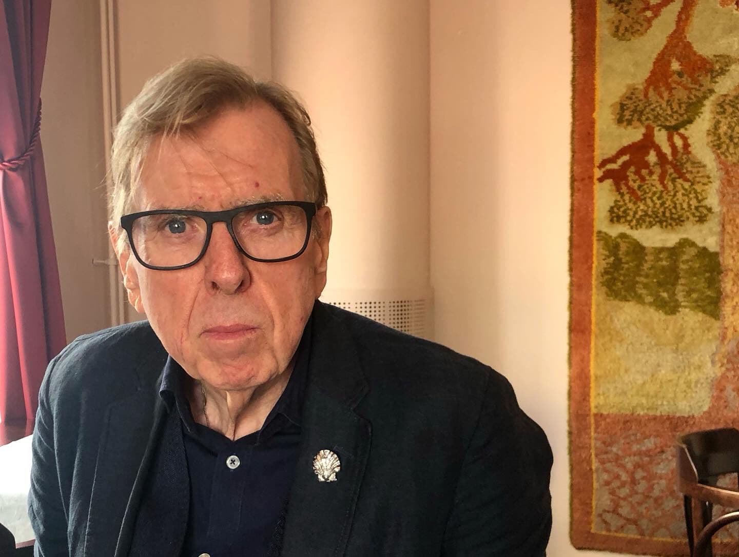 Harry Pottereistakin tuttu Timothy Spall kertoo Episodille, kuinka oli ...