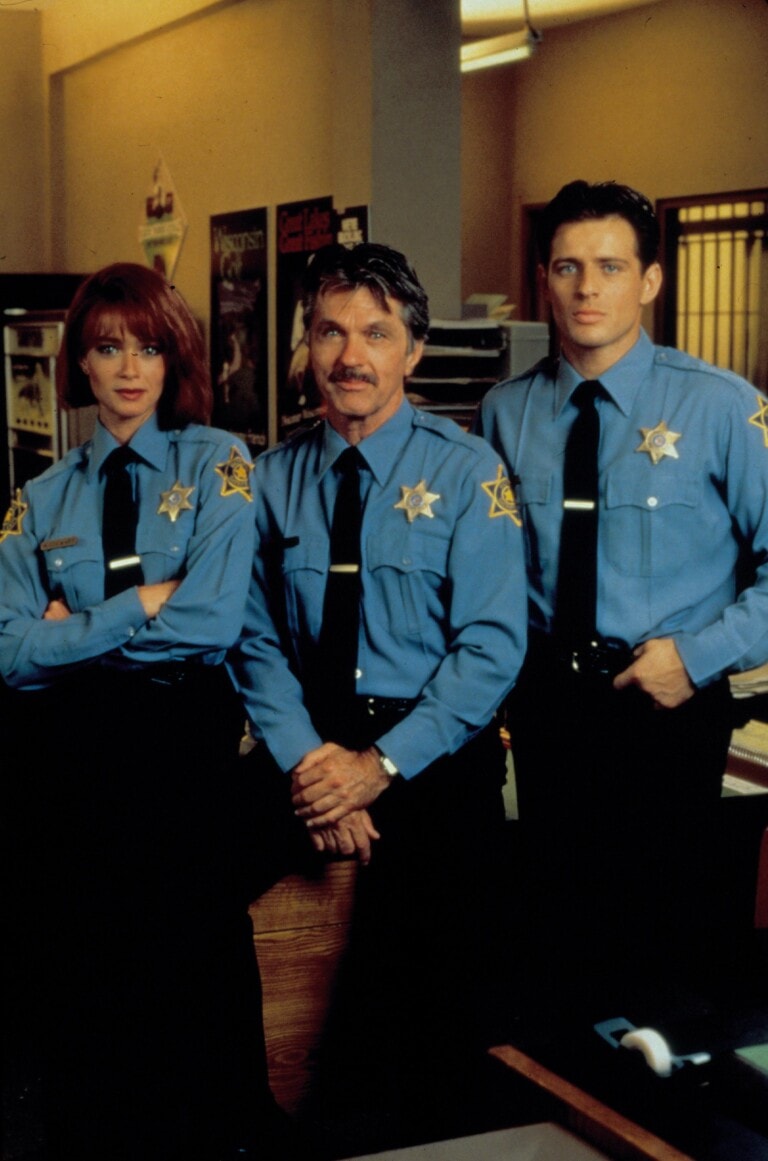 Muistatko Rooman sheriffi -sarjan punatukan Lauren Hollyn - tältä 61 ...