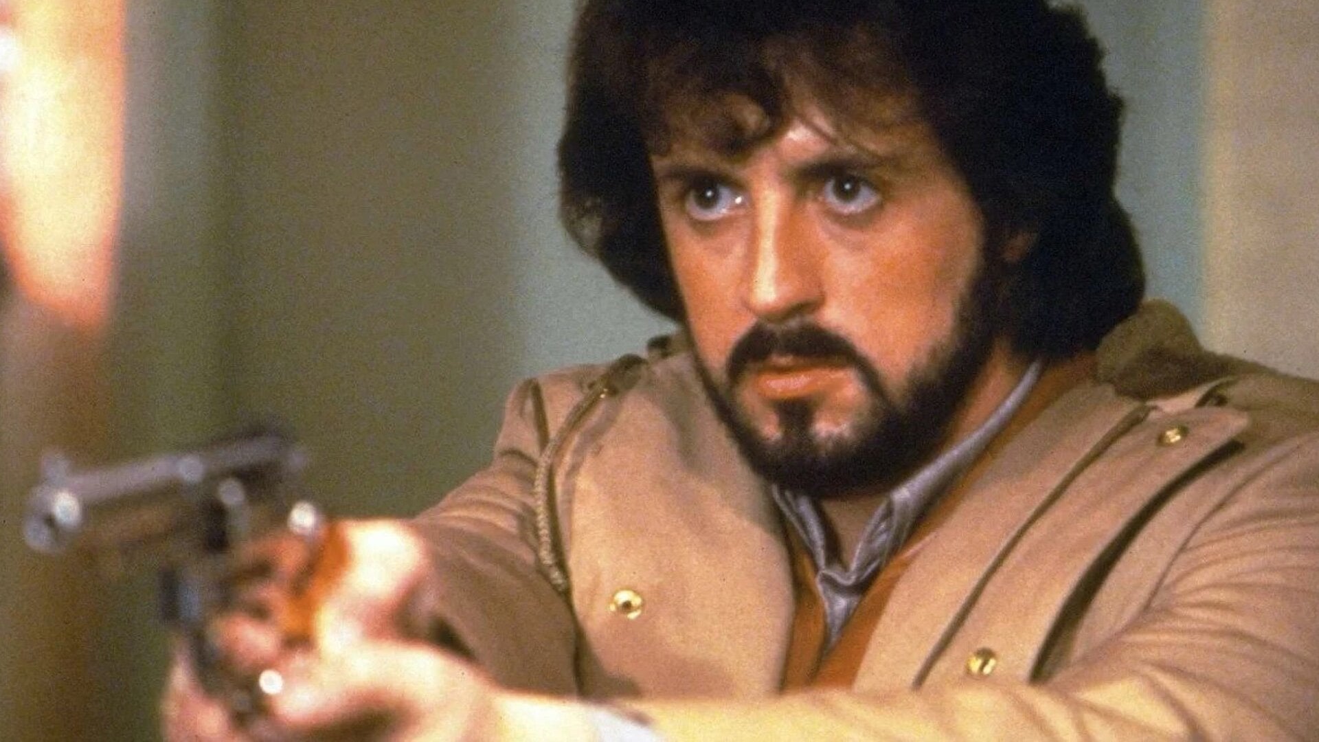 Tuntemattomampi Stallone-leffa 1980-luvulta on mukiinmenevä tuotos ...