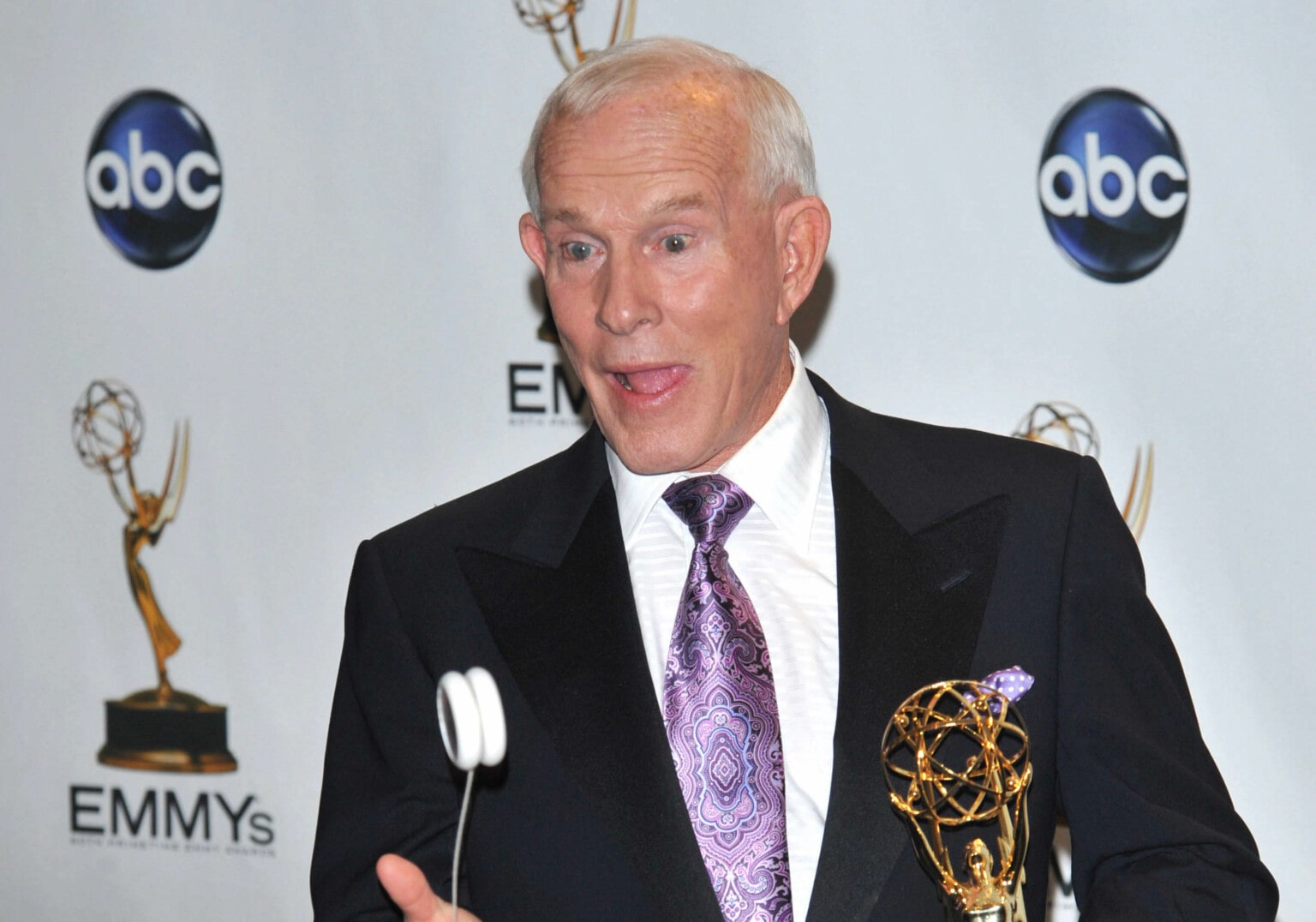 Televisiolegenda Tom Smothers on kuollut – Muistetaan koomikkona ja tv ...