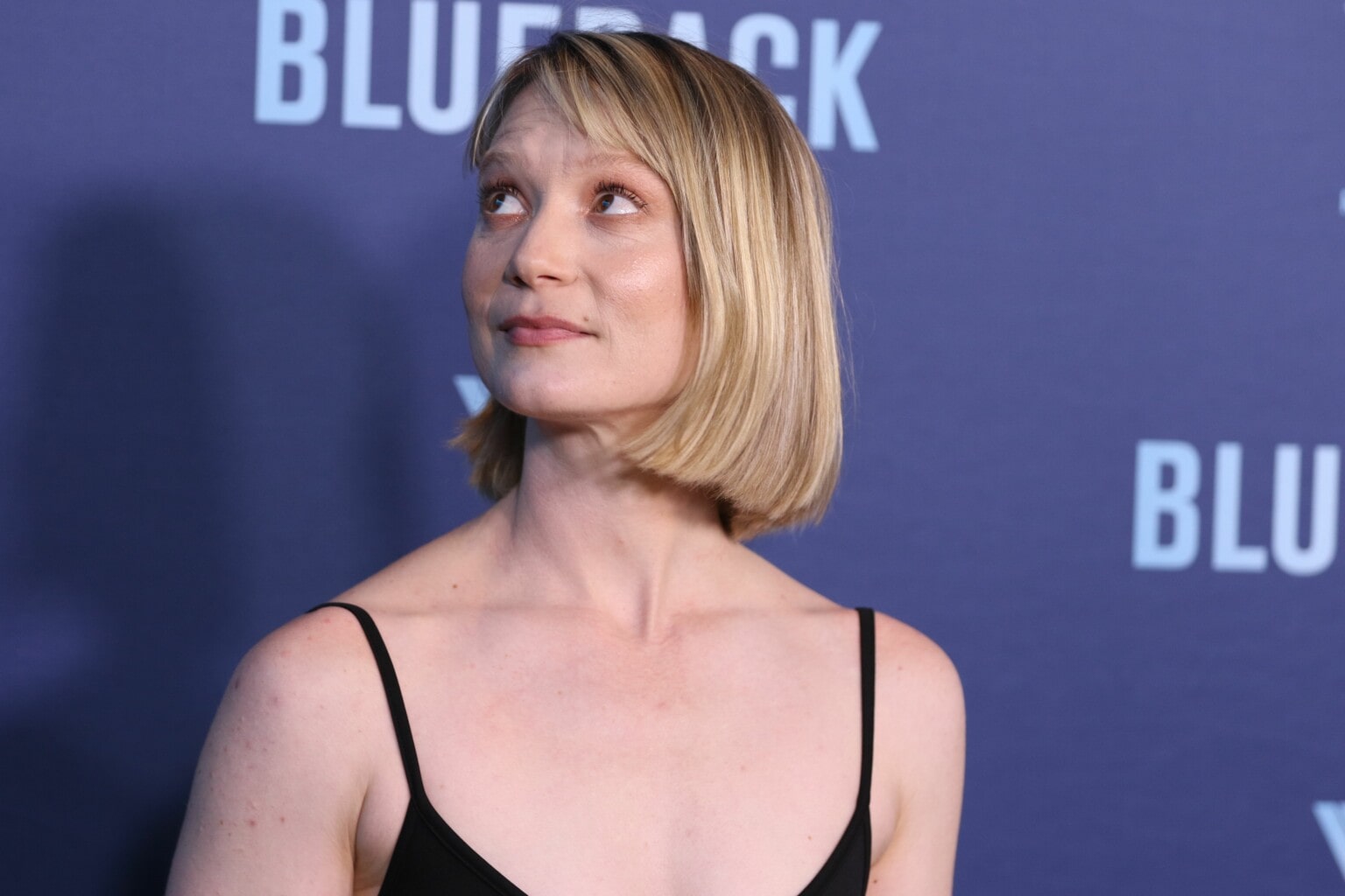 Mia Wasikowska nauroi Episodin haastattelussa suomalaisen elokuvan ...