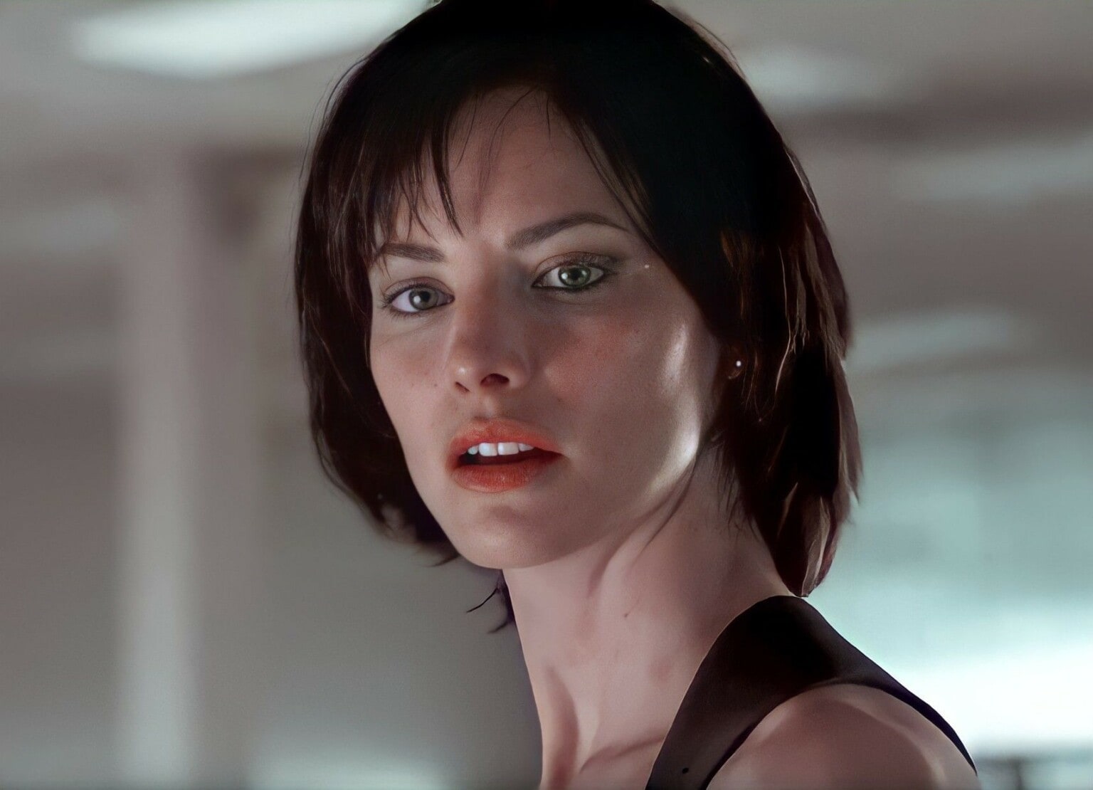 Muistatko Sienna Guilloryn Resident Evil -elokuvista? Tältä 49 ...