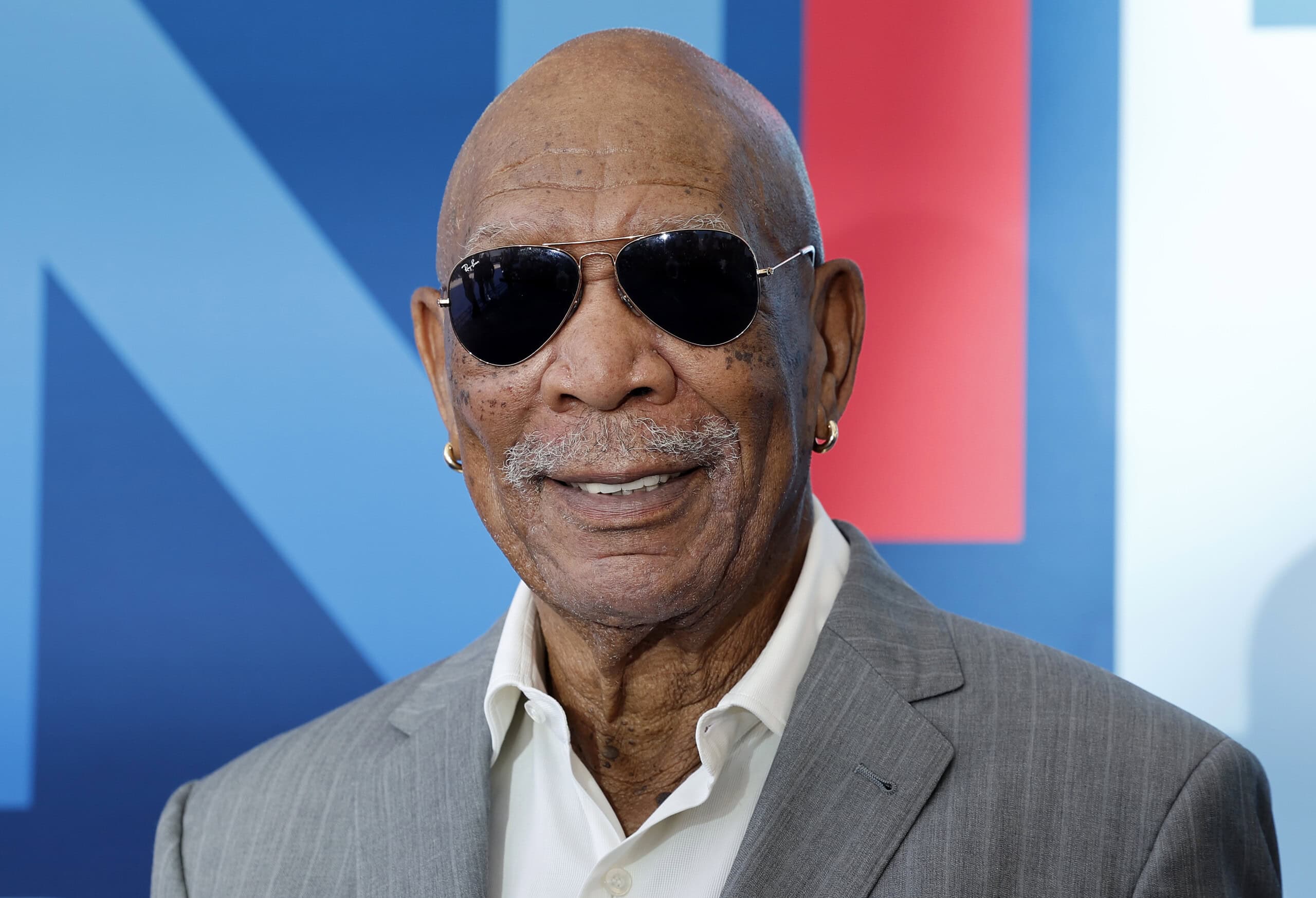 Morgan Freeman, 87, ärähtää tekoälyhuijauksista: "Kiitos uskomattomille ...