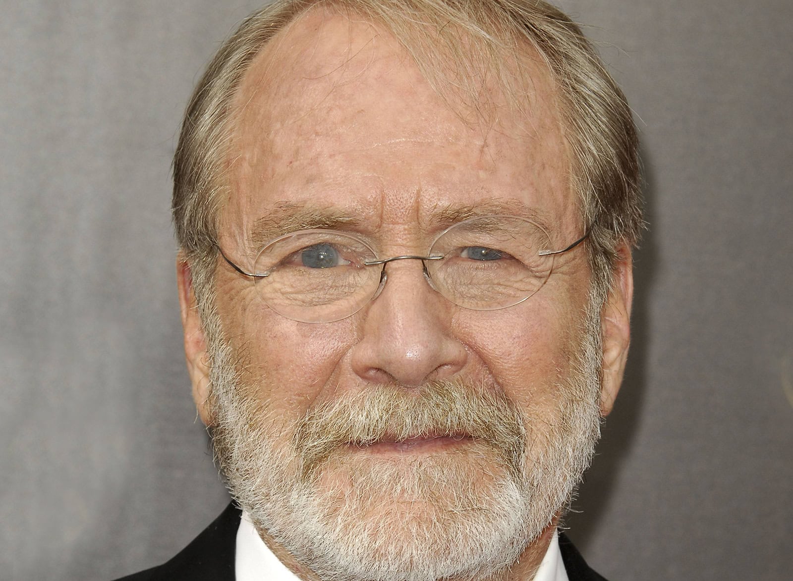 Roseannesta ja useista muista sitcomeista tuttu Martin Mull on ...