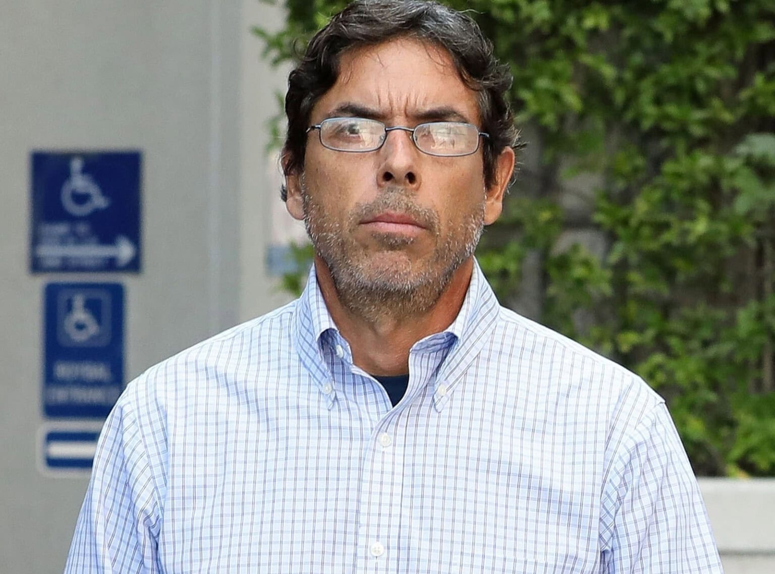 Matthew Perrylle ketamiinia välittänyt lääkäri nöyränä syytekäsittelyn ...