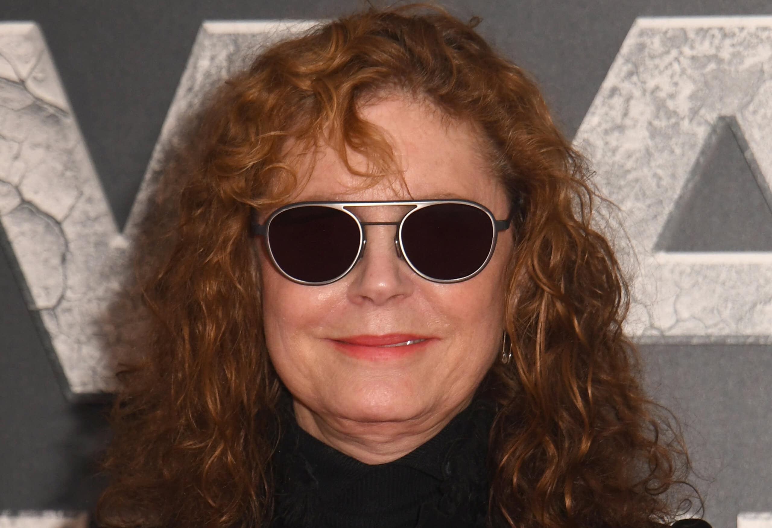 Susan Sarandon väittää joutuneensa Hollywoodin mustalle listalle ...