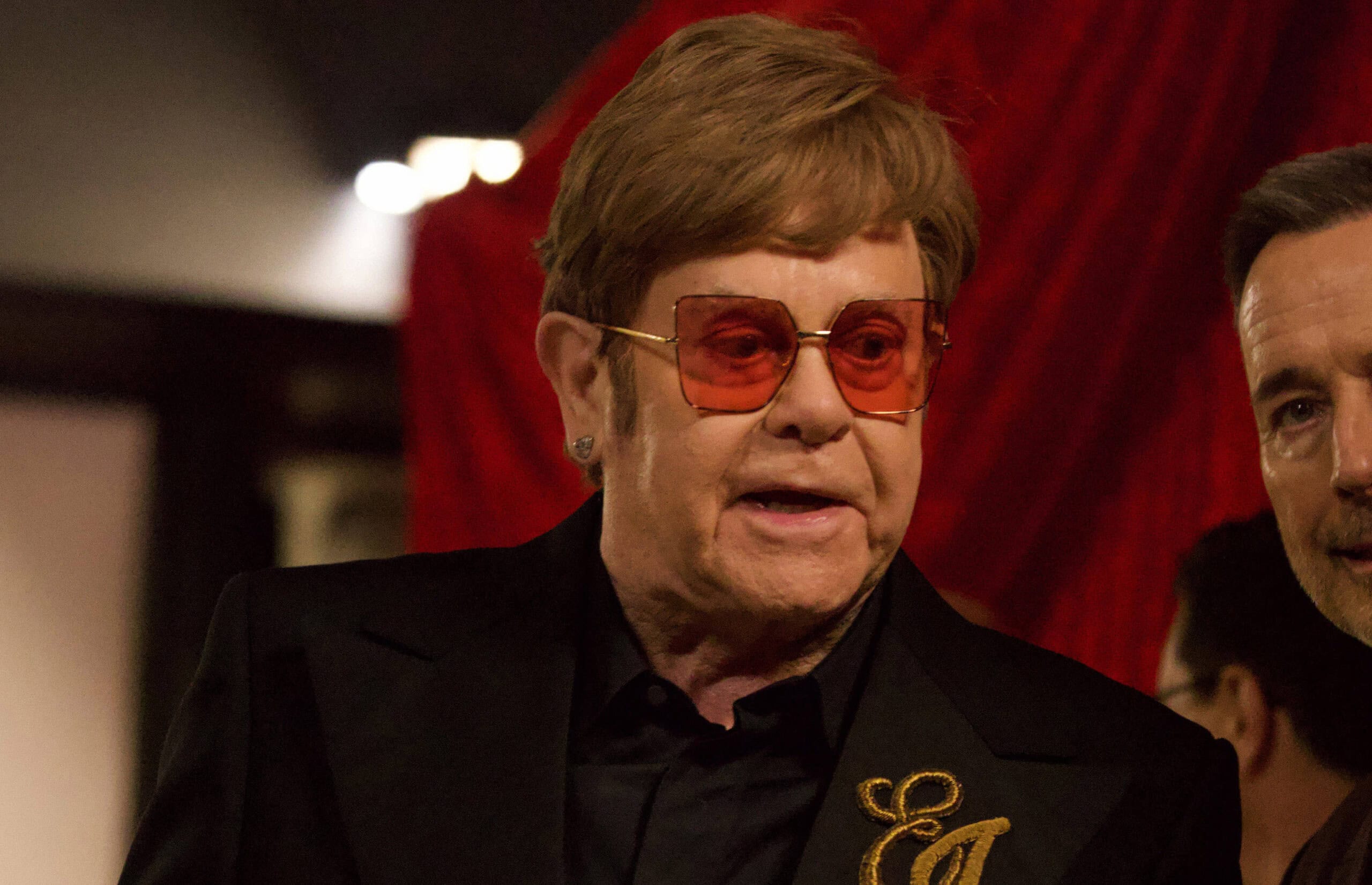 Elton John on ollut neljä kuukautta lähes sokea: "En voi lukea tai katsoa mitään" - Episodi.fi
