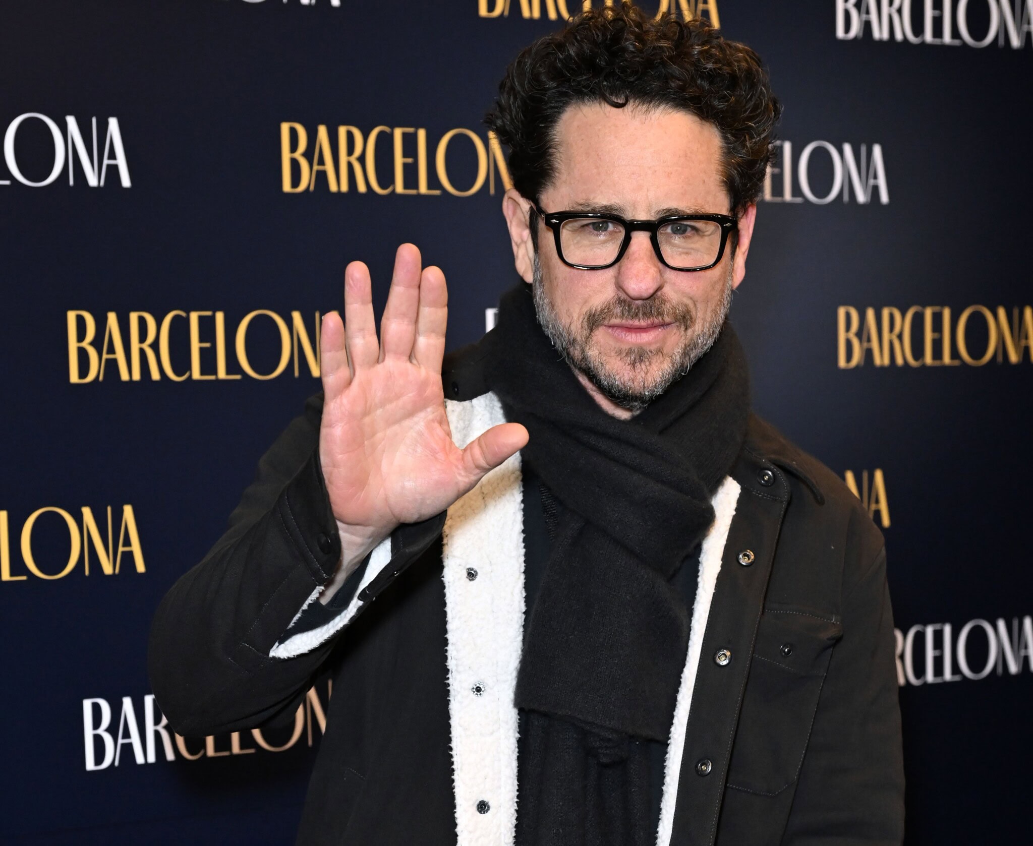 Hollywood muuttuu: J.J. Abrams joutui tyytymään melko vaatimattomaan ...