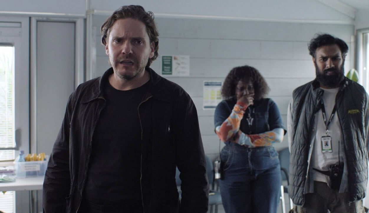 Supersankarit joutuvat naurunalaisiksi uudessa komediasarjassa - Episodi.fi