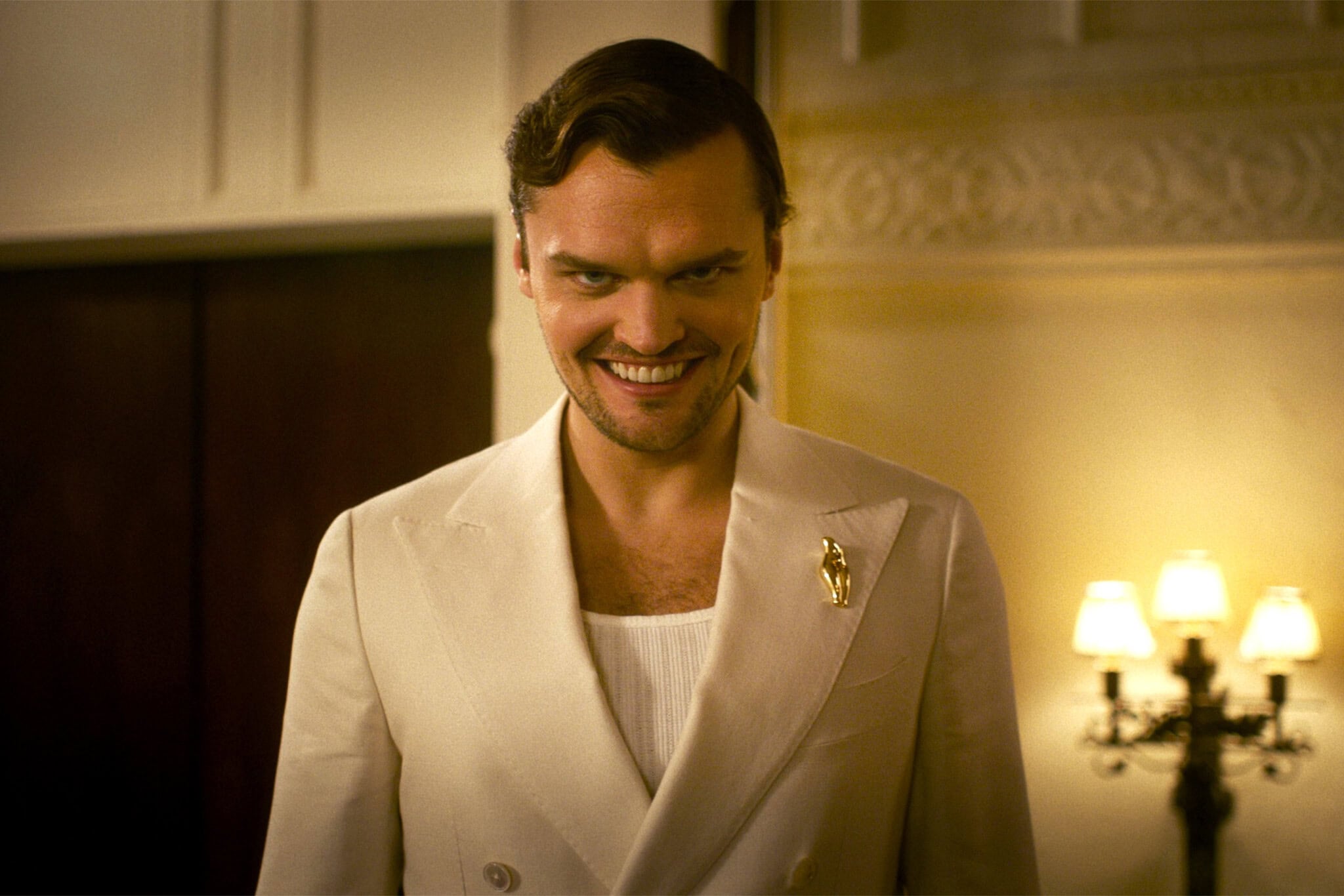 Margot Robbie tuottaa Cocaine Bear -käsikirjoittajan kauhukomedian ...