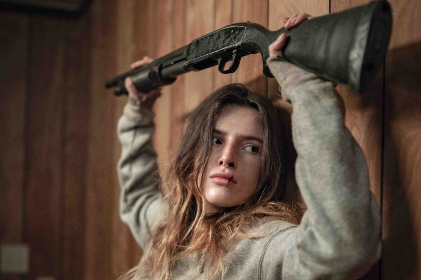 Pornoa tekevä Bella Thorne väittää Mickey Rourken hakanneen häntä ...