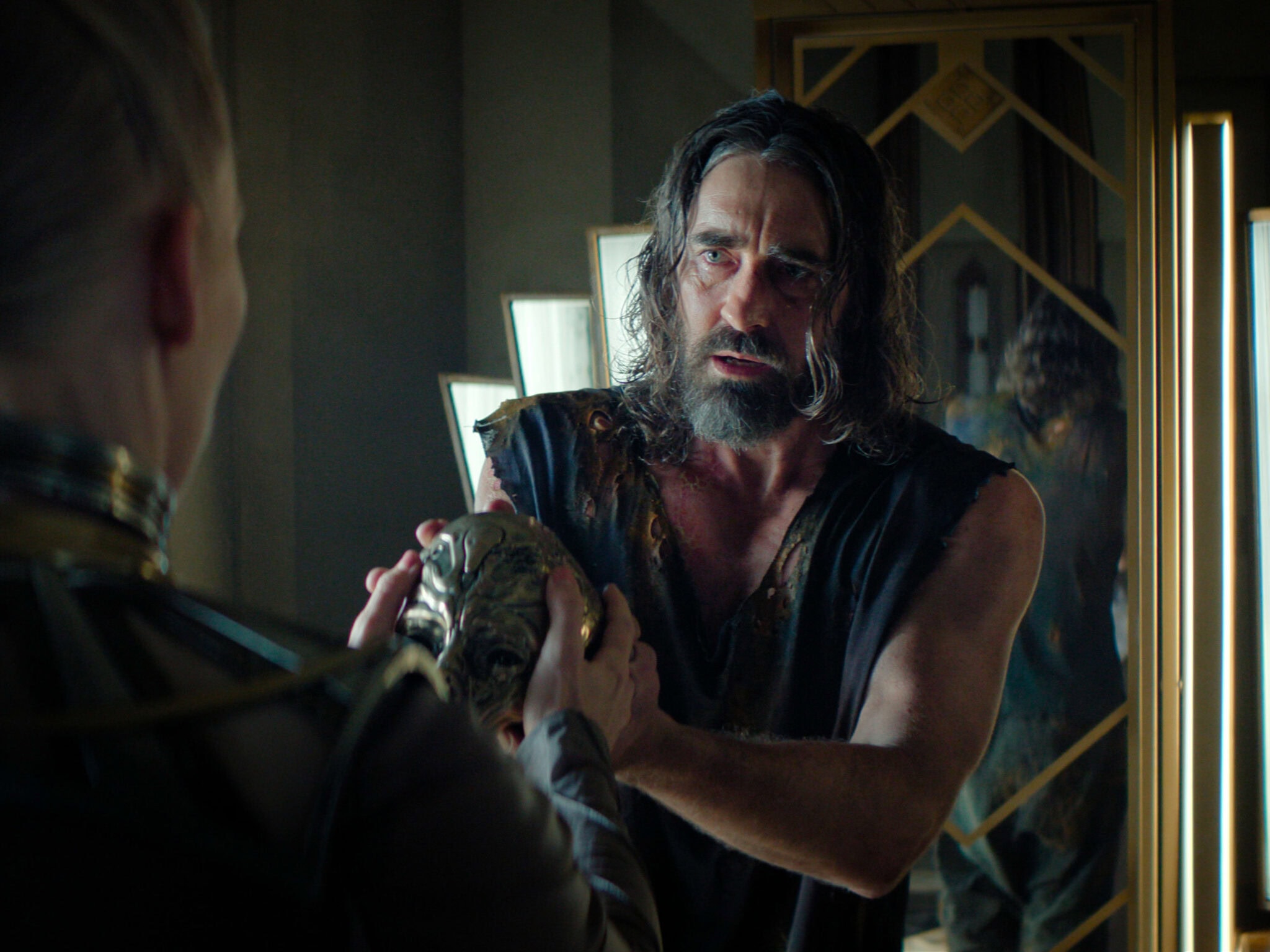 Apple uusi Lee Pacen ja Laura Birnin tähdittämän jännittävän scifisarjan jo neljännelle ...