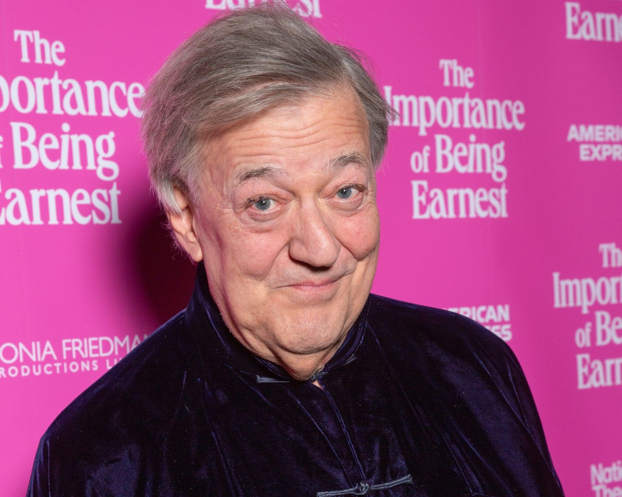 Stephen Fry oli minuuttien päässä kuolemasta kokaiinin vuoksi, ystävä ...