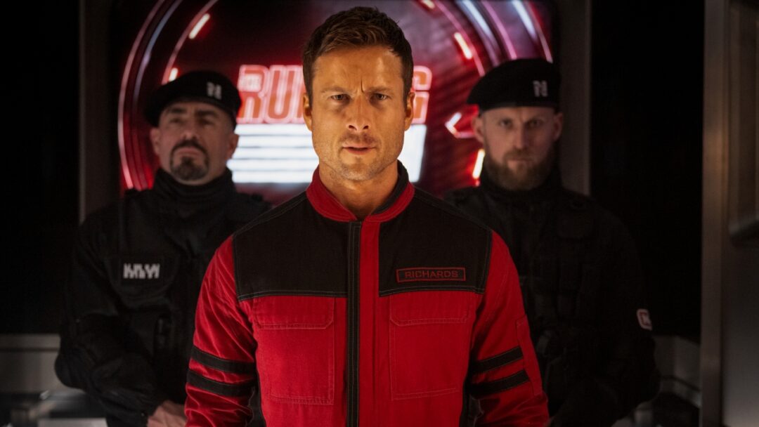 Schwarzenegger-klassikon remake sai uuden trailerin – Glen Powell ...