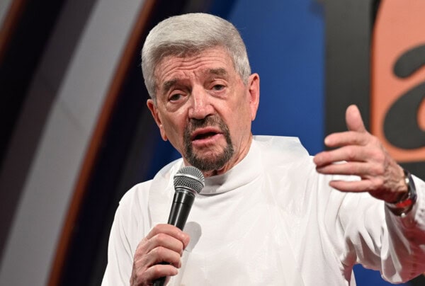 Näyttelijä ja stand up -koomikko Tom Dreesen on kuollut 86-vuotiaana ...
